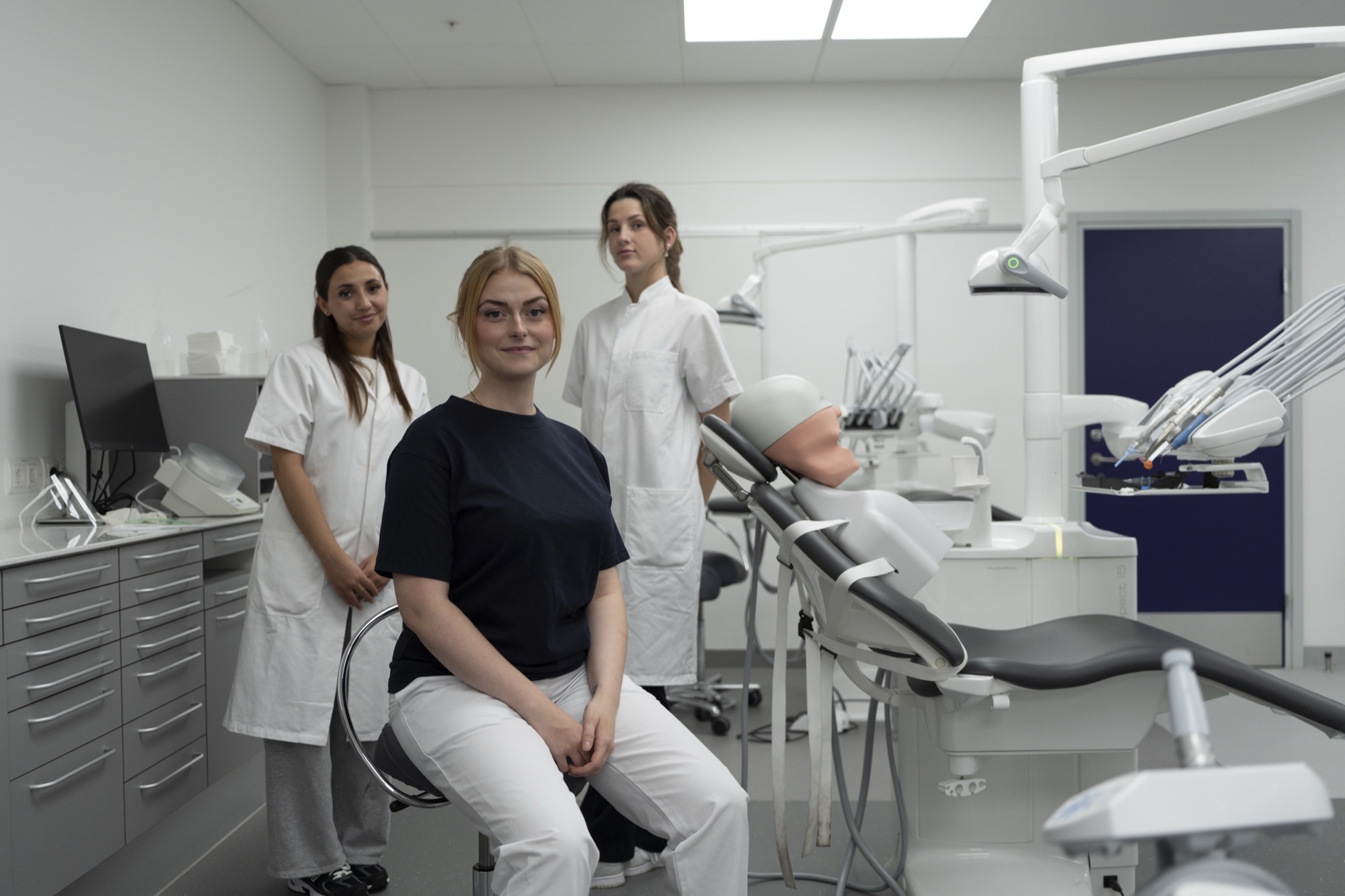 Bliv tandklinikassistent – optag 2 gange årligt – Søg nu